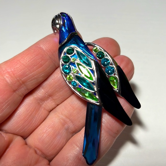 Swarovski | Jewelry | Rare Swarovski Crystal Parrot Brooch | Poshmark
